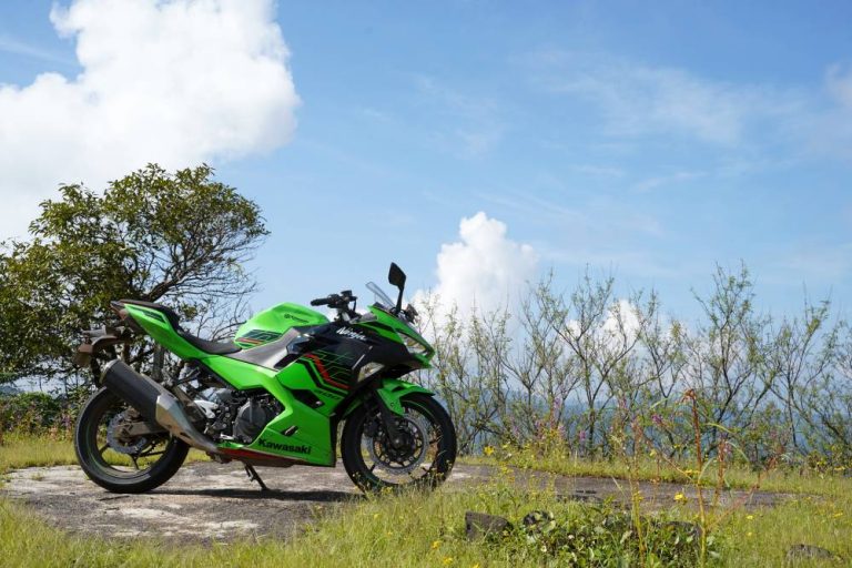 2023 Kawasaki Ninja 400 Road Test Review - Bike India
