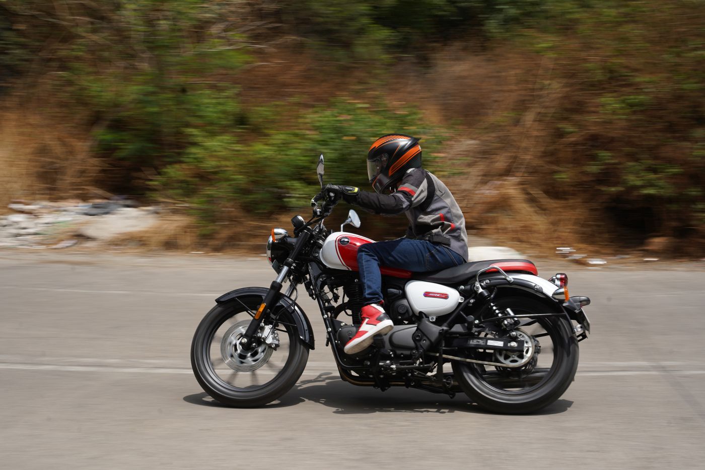 QJ Motor SRC 500 Road Test Review - Bike India
