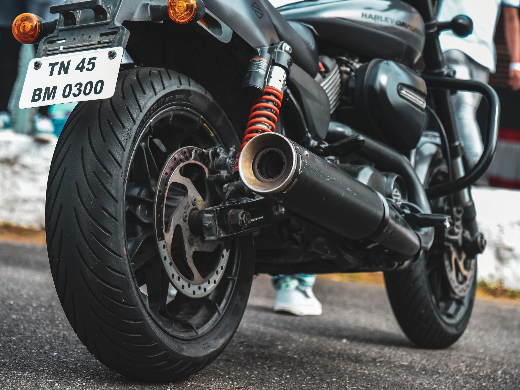 TVS Roadhound Tyre Review — Putting the Sport in Sport-touring - Bike India