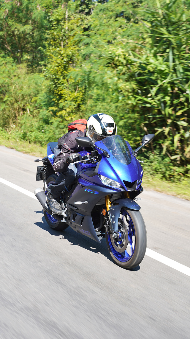 Yamaha YZF-R3 First Ride Review – The King Returns - Bike India